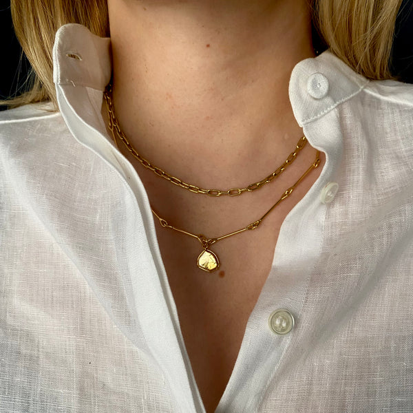 Tura Sugden – Metier