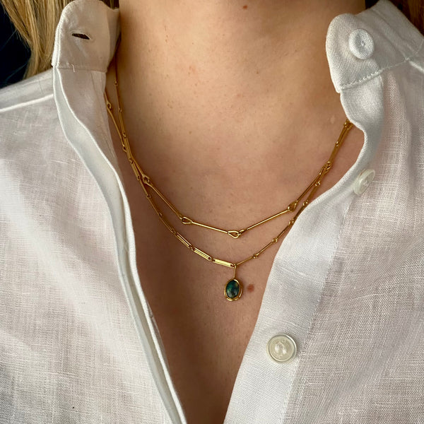 Tura Sugden – Metier