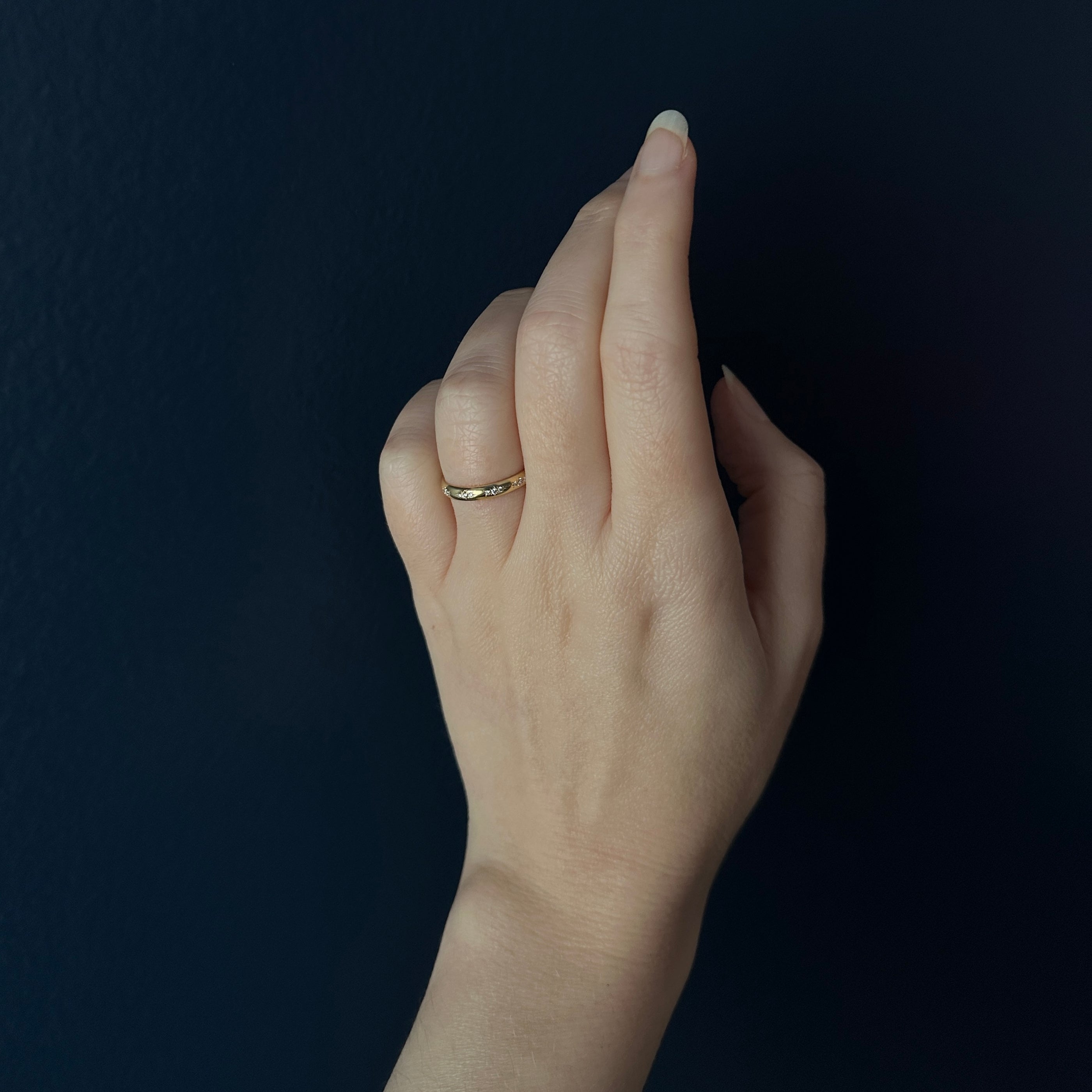 Tura Sugden 18k Yellow Gold Three White Diamond Cluster Cloak Band Rin